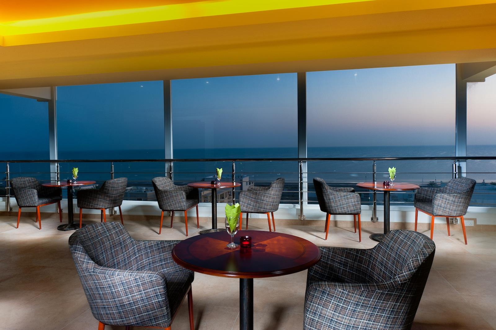 Al Hail Waves Hotel Managed By Centara | CENTARA